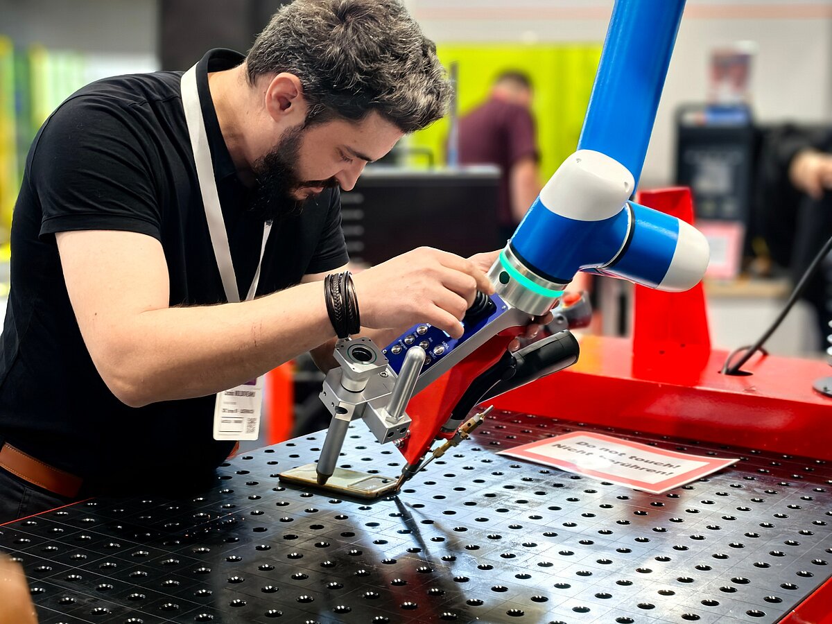 Cobotic Laser welding cells - PhotonWeld C-series - Cobot Laser Welding ...